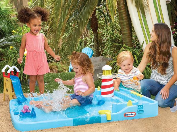 This Water Table Folds Up When Water Playtime Is Done | TLC.com