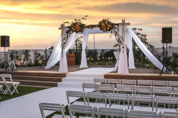 How to Add Local Elements to Your Wedding | TLC.com