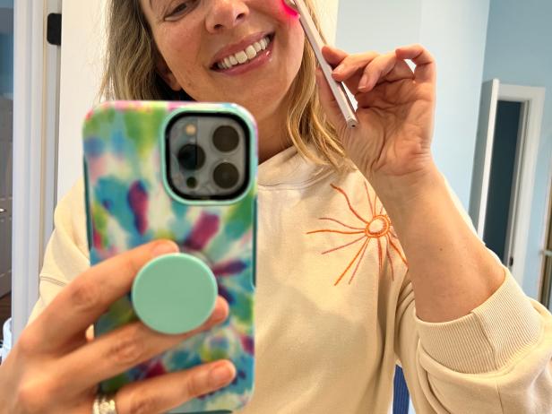 Solawave Red Light Therapy Wand Review 2024 | TLC.com