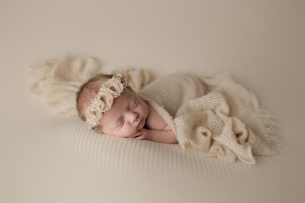 7 Little Johnstons: Photos of Liz & Brice's Baby Girl | TLC.com