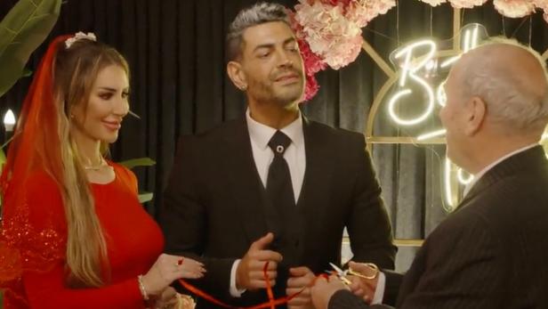 Shekinah & Sarper's Turkish Engagement Ceremony | TLC.com