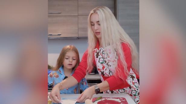 90 Day Fiance's Yara & Daughter Mylah Adopt the Cutest Holiday ...